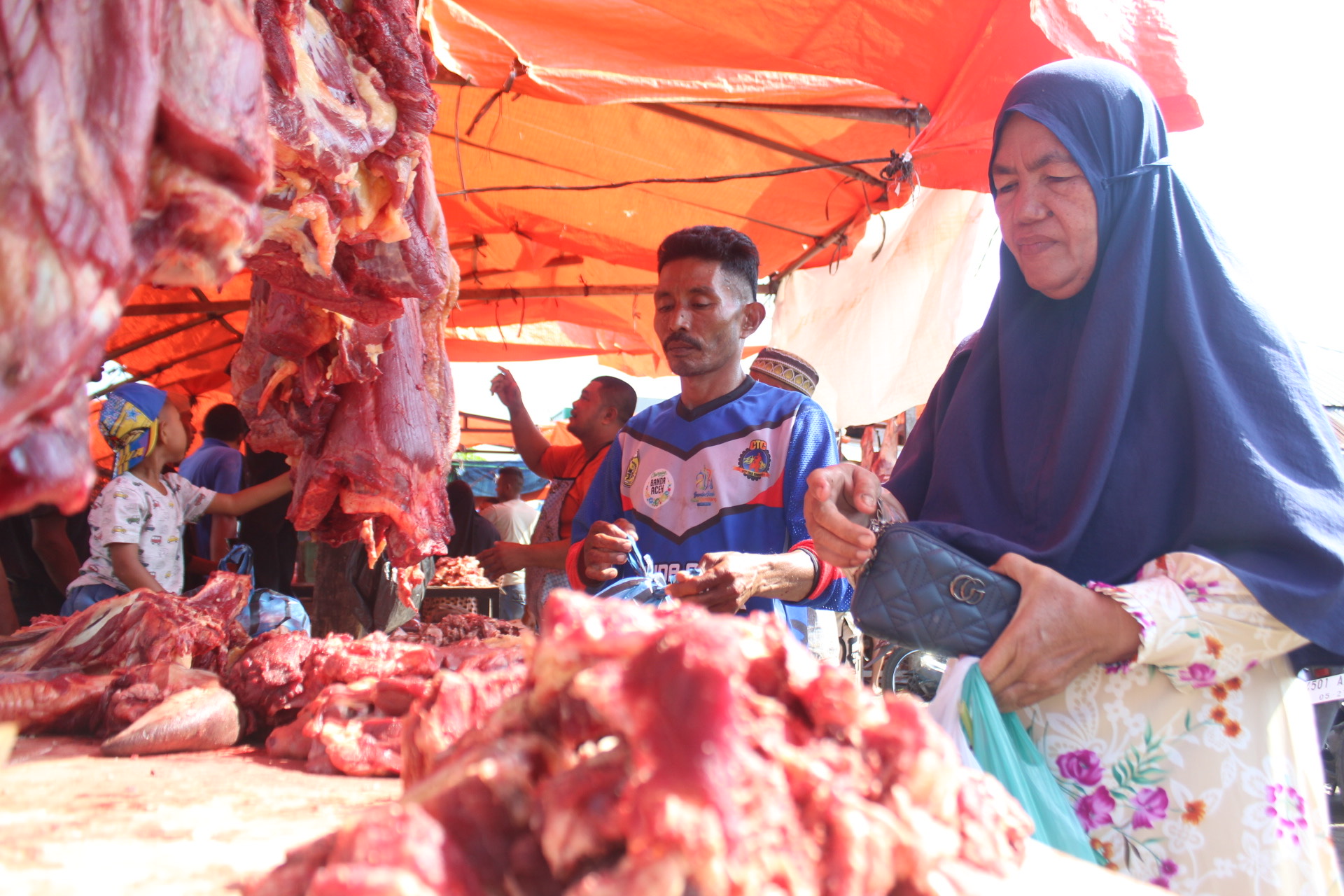 Meugang Pertama, Harga Daging di Aceh Besar Merangkak Naik
