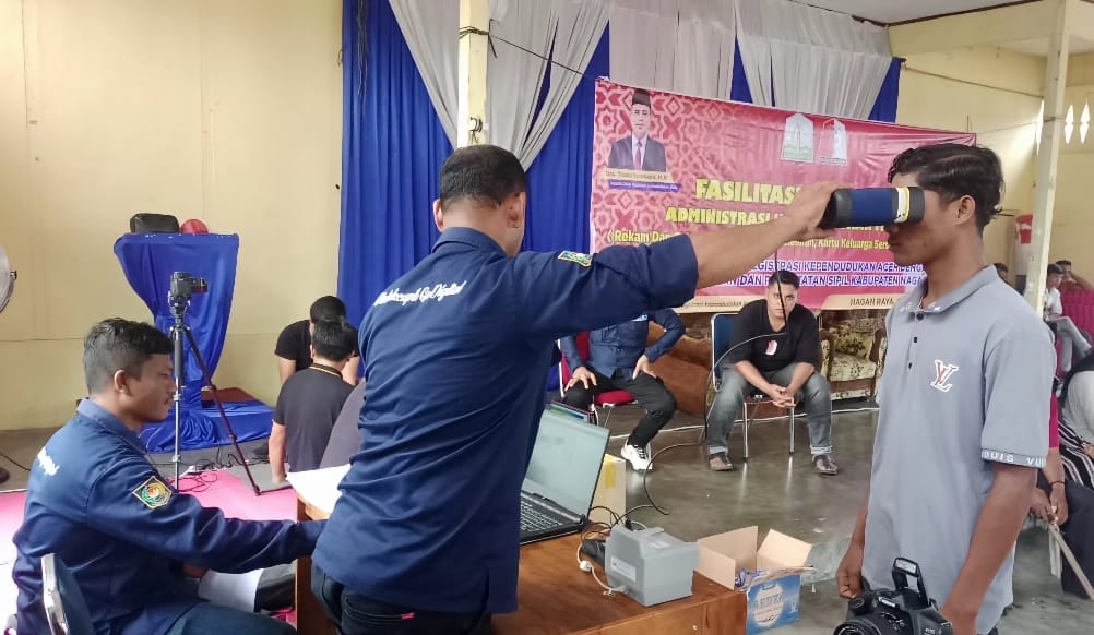 Disdukcapil Nagan Raya Jemput Bola Rekam e-KTP bagi Pemula