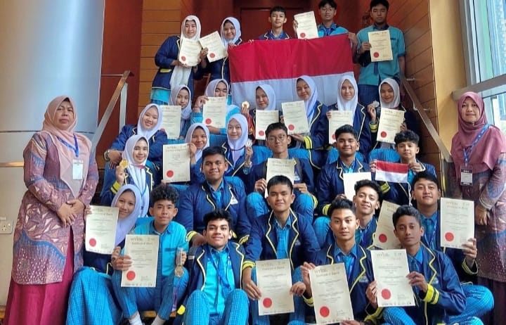 Siswa SMAN 7 Banda Aceh Sabet Medali Emas pada Ajang WYIE Internasional