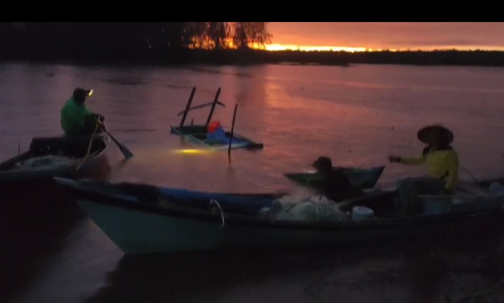 Perahu Karam, Nelayan Aceh Singkil Nyaris Tenggelam