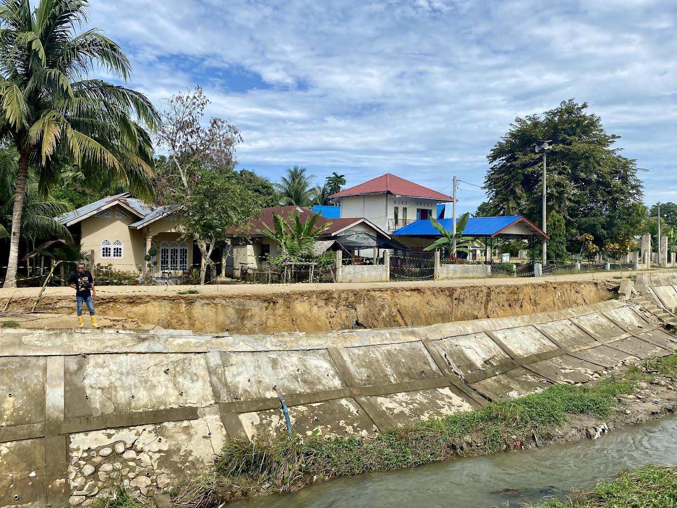 Tanggul Irigasi Krueng Seupeng Senilai Rp 2,8 Miliar Dikerjakan CV Mus Brother