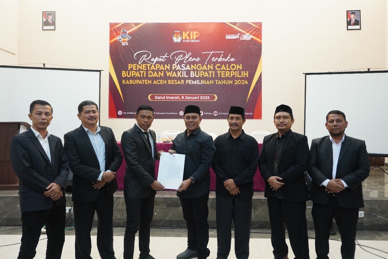 KIP Aceh Besar Tetapkan Muharram Idris dan Syukri Sebagai Bupati dan ...