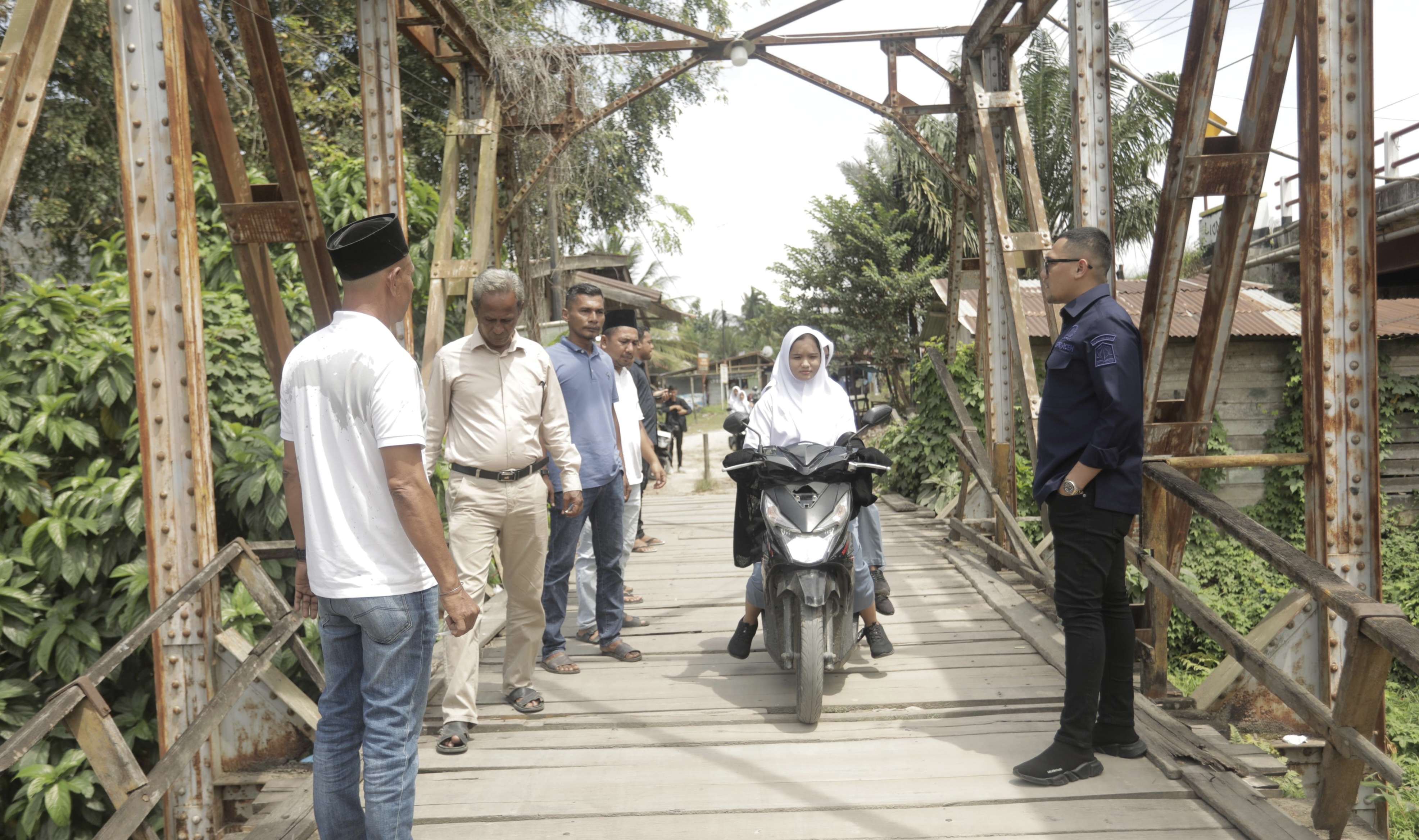 Pemerintah Didesak Perbaiki Jembatan Gampong Mancang-Keude Geudong Aceh ...
