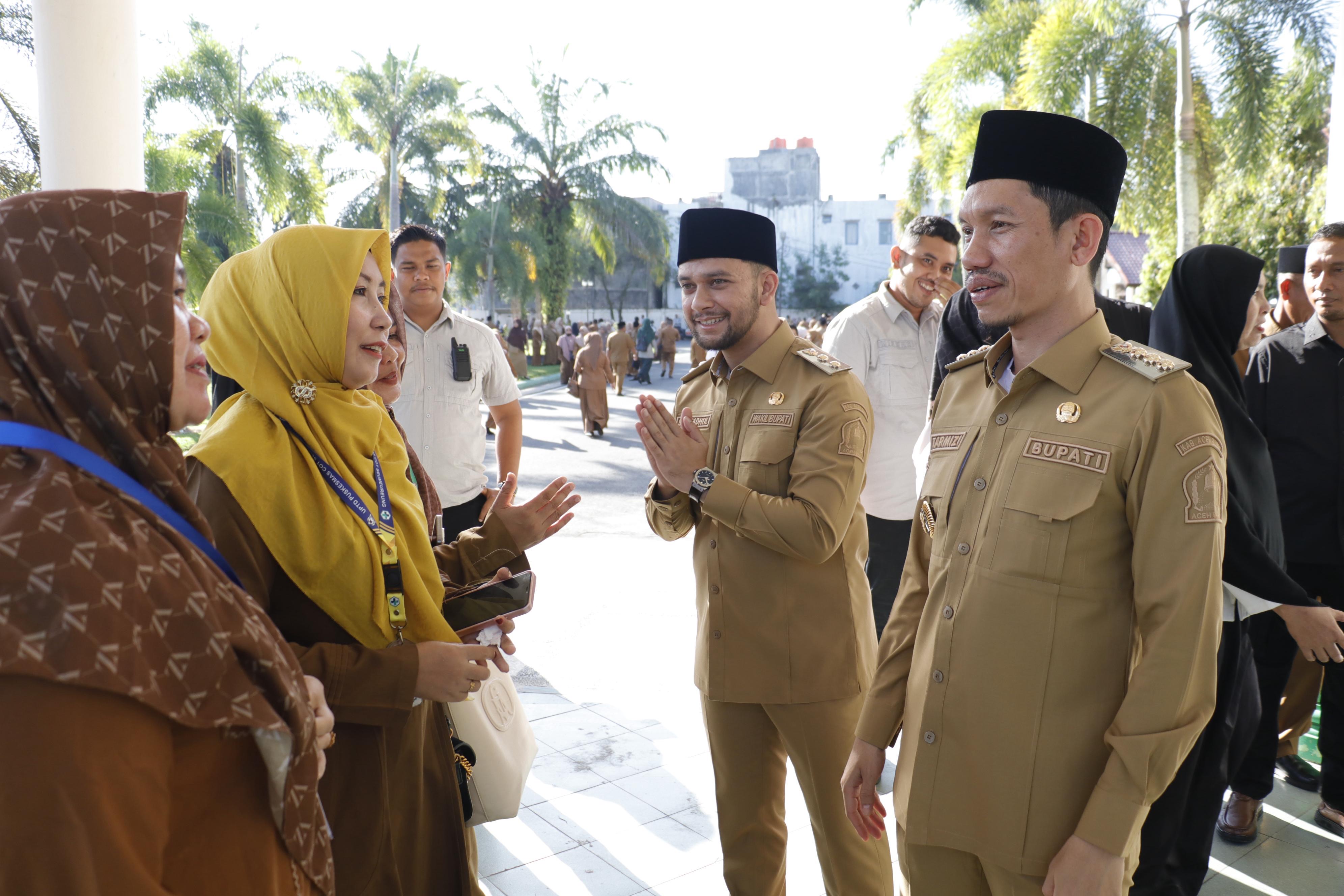 Bupati Aceh Barat Sindir ASN saat Apel Perdana