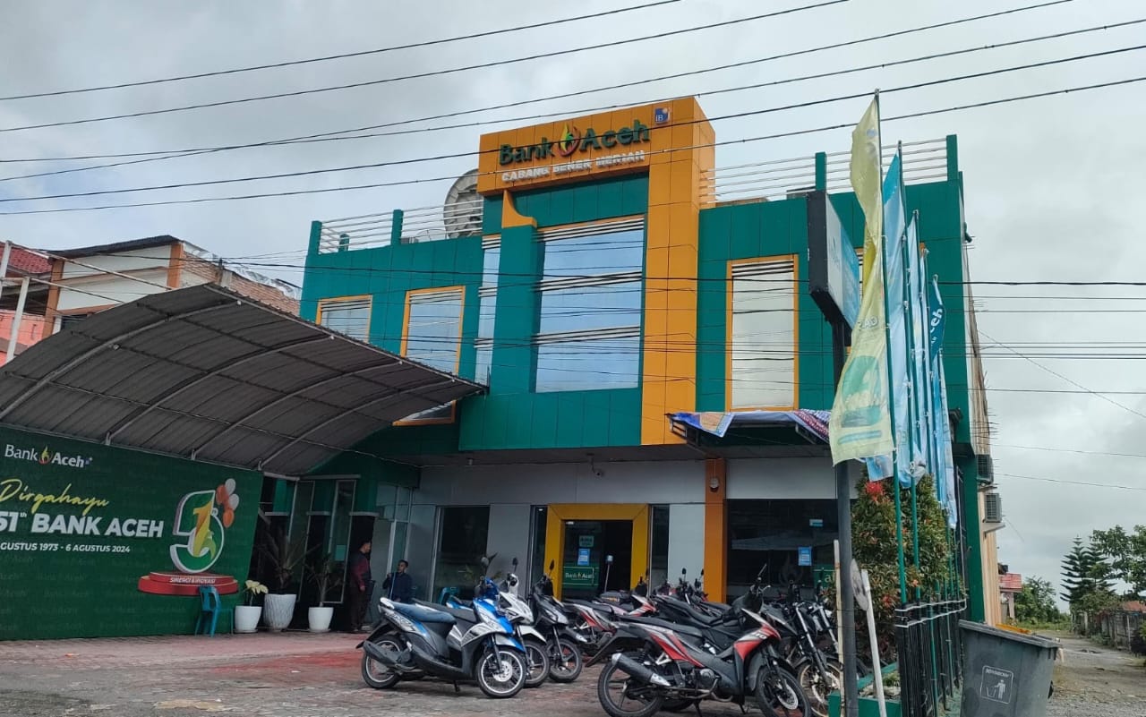 Polda Aceh Tahan Dua Tersangka Kasus Pembobolan Kas Bank Aceh Cabang ...