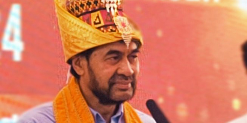 Menoreh Cela di Wajah Mualem