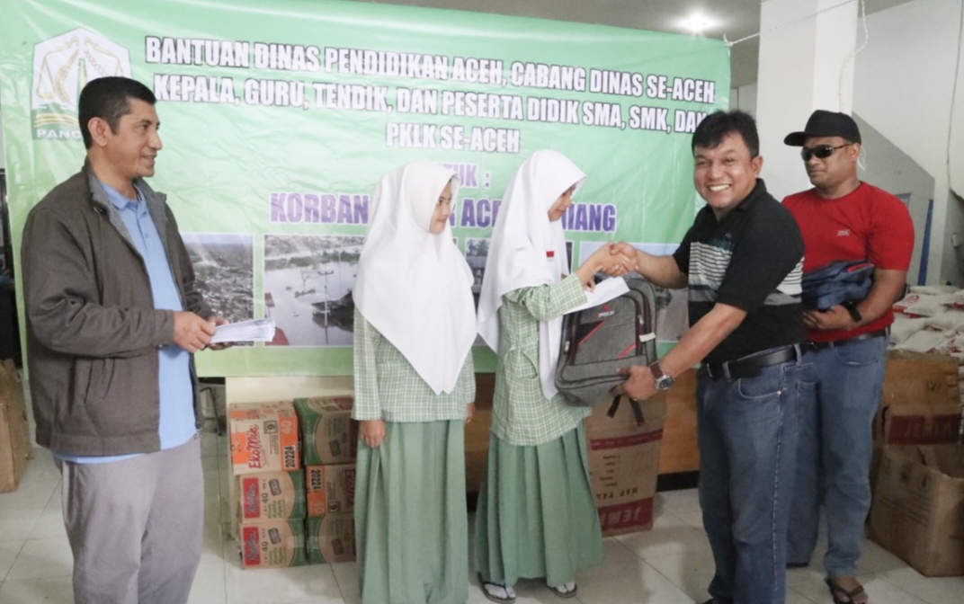Disdik Aceh Salurkan Bantuan dan Bersihkan Sekolah Terdampak Banjir di ...